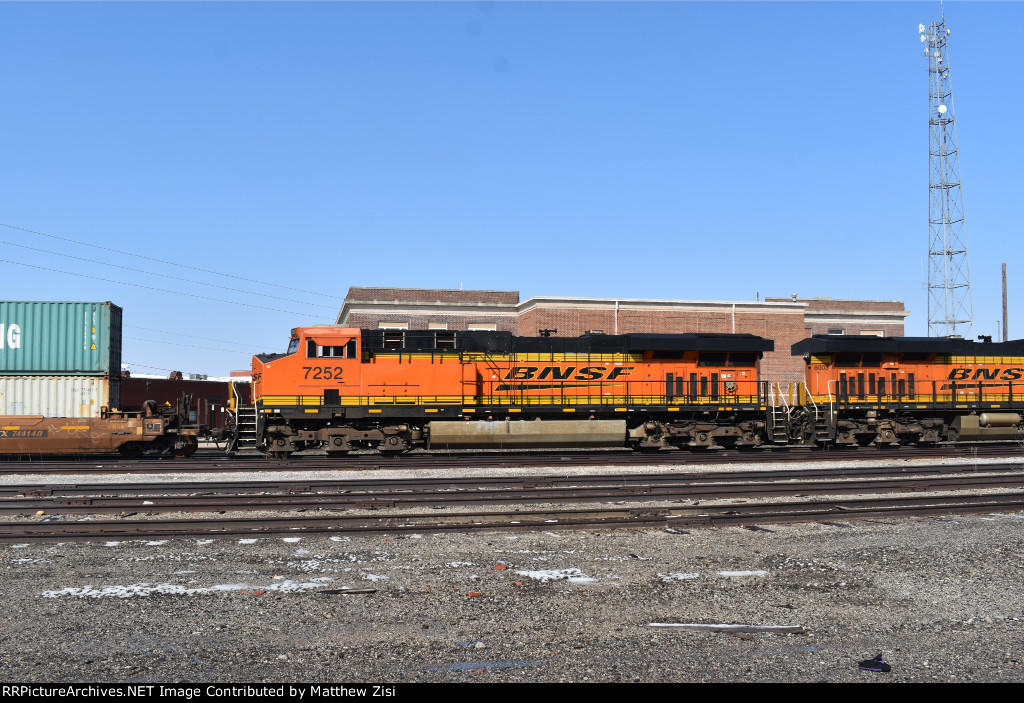 BNSF 7252